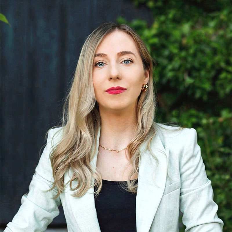 Portrait picture of Karolina Kocemba